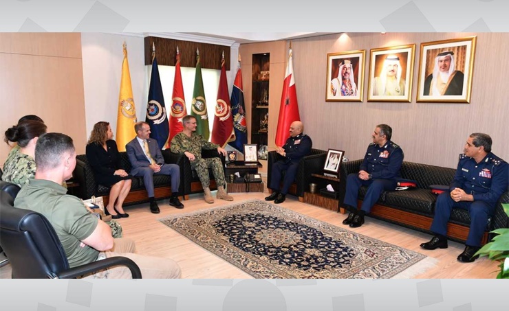 رئيس الأمن العام يبحث مع نائب قائد خفر السواحل الأمريكي التعاون في مجال